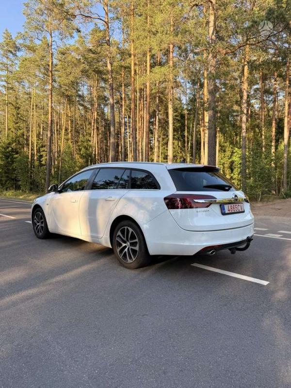 White Opel Signum 2014 in Kazlu Ruda, with an engine capacity of 1.98 L and mileage of 268 thousand km for 4100 €, photo 5 on AUTOMOTO.COM.LV
