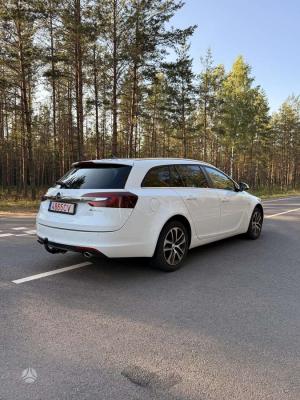 White Opel Signum 2014 in Kazlu Ruda, with an engine capacity of 1.98 L and mileage of 268 thousand km for 4100 €, photo 7 on AUTOMOTO.COM.LV