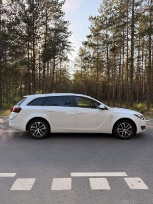 White Opel Signum 2014 in Kazlu Ruda, with an engine capacity of 1.98 L and mileage of 268 thousand km for 4100 €, photo 9 on AUTOMOTO.COM.LV