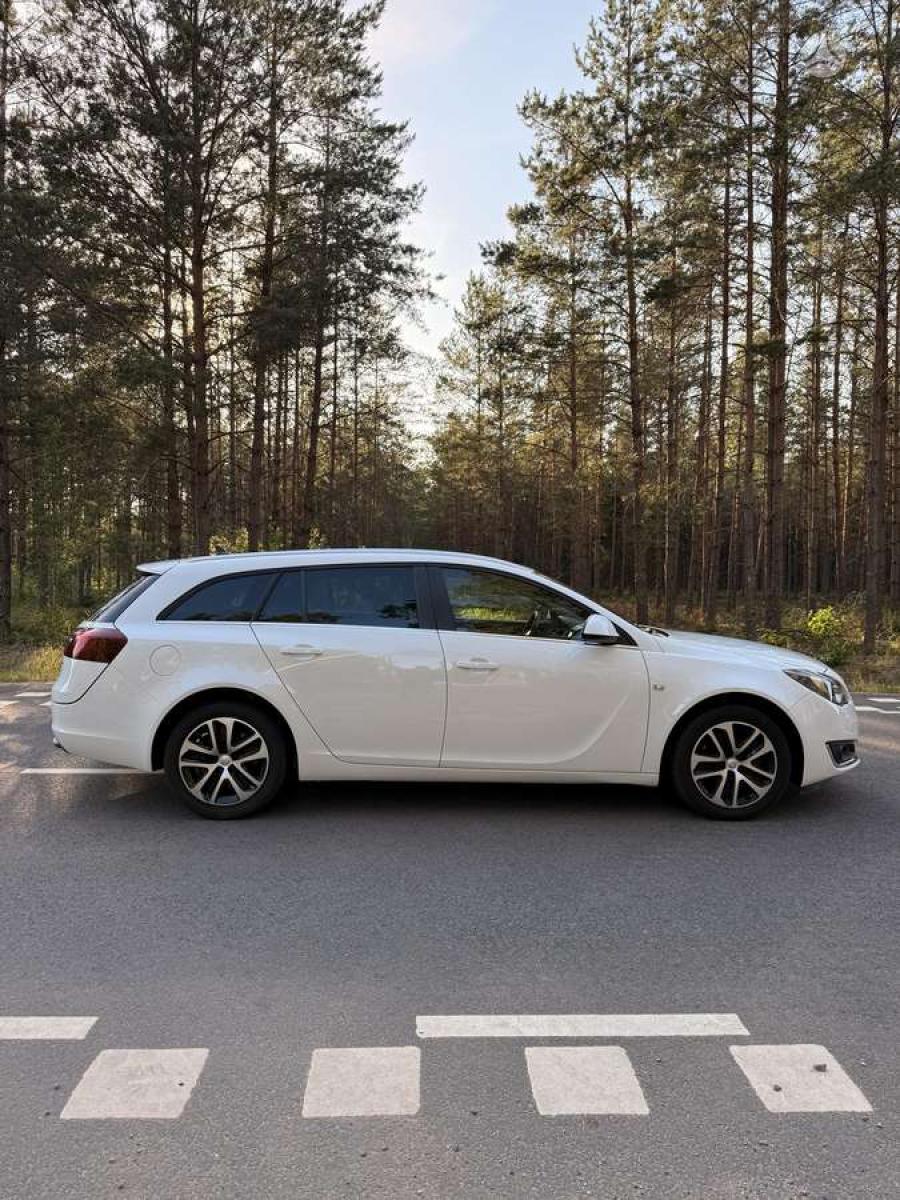 White Opel Signum 2014 in Kazlu Ruda, with an engine capacity of 1.98 L and mileage of 268 thousand km for 4100 €, photo 9 on AUTOMOTO.COM.LV
