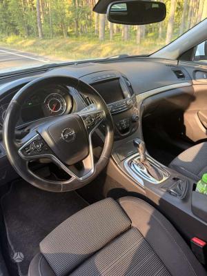 White Opel Signum 2014 in Kazlu Ruda, with an engine capacity of 1.98 L and mileage of 268 thousand km for 4100 €, photo 12 on AUTOMOTO.COM.LV
