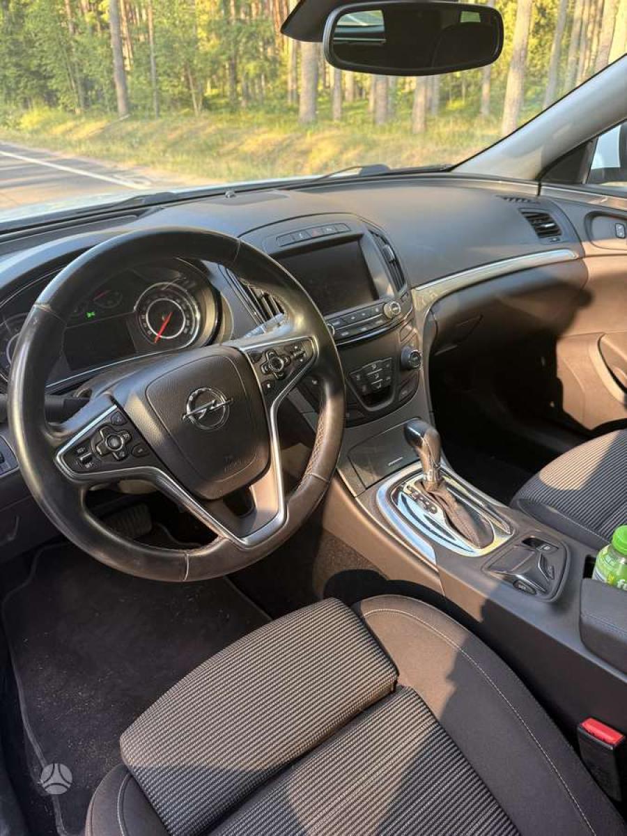 White Opel Signum 2014 in Kazlu Ruda, with an engine capacity of 1.98 L and mileage of 268 thousand km for 4100 €, photo 12 on AUTOMOTO.COM.LV