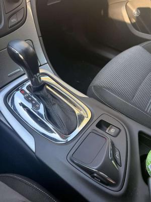 White Opel Signum 2014 in Kazlu Ruda, with an engine capacity of 1.98 L and mileage of 268 thousand km for 4100 €, photo 17 on AUTOMOTO.COM.LV