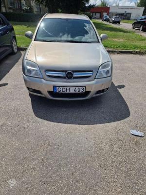 Dzeltens Opel Signum 2004 Panevēža, ar dzinēja tilpumu 1.91 L un nobraukumu 280 tūkst. km par 450 €, foto  vietnē AUTOMOTO.COM.LV
