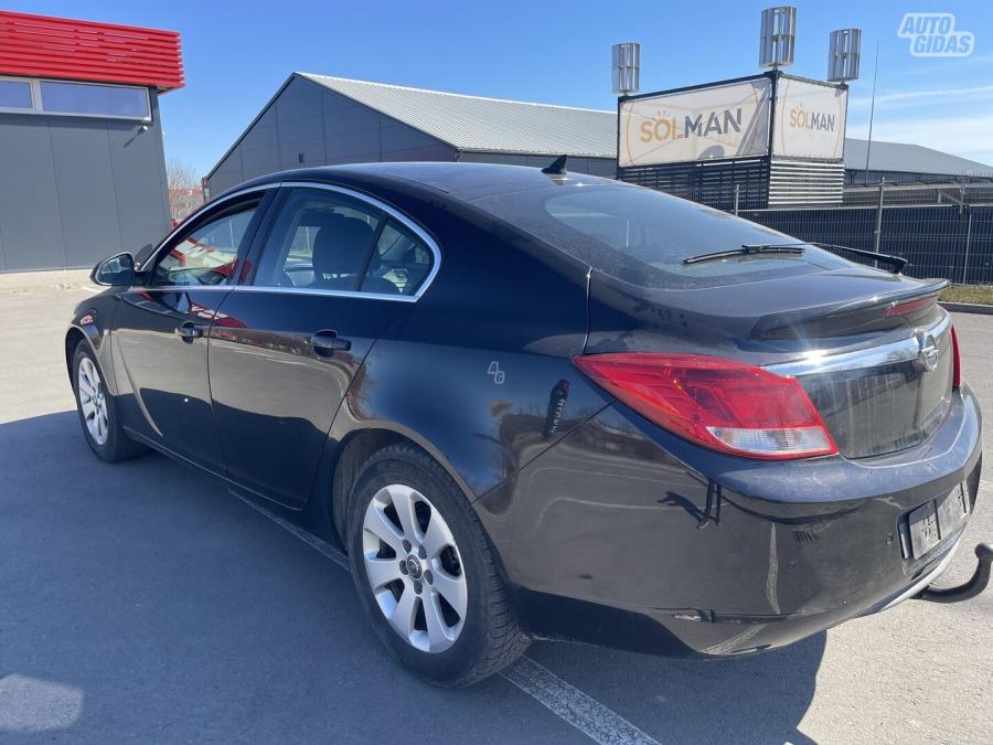 Black Opel Sintra 2009 in Siauliai, with an engine capacity of 2.00 L and mileage of 27 thousand km for 2800 €, photo 4 on AUTOMOTO.COM.LV