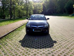 Melns Opel Tigra 2005 Viļņa, ar dzinēja tilpumu 1.36 L un nobraukumu 144 tūkst. km par 1100 €, foto 4 vietnē AUTOMOTO.COM.LV