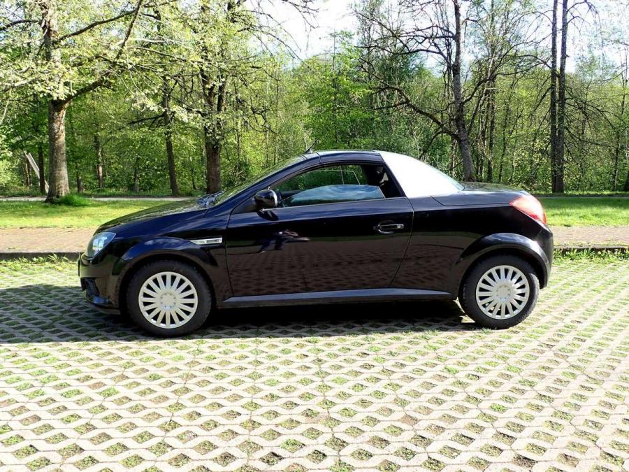 Melns Opel Tigra 2005 Viļņa, ar dzinēja tilpumu 1.36 L un nobraukumu 144 tūkst. km par 1100 €, foto 11 vietnē AUTOMOTO.COM.LV