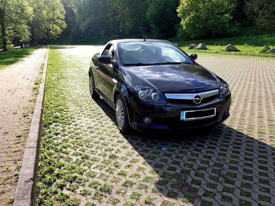 Melns Opel Tigra 2005 Viļņa, ar dzinēja tilpumu 1.36 L un nobraukumu 144 tūkst. km par 1100 €, foto 13 vietnē AUTOMOTO.COM.LV