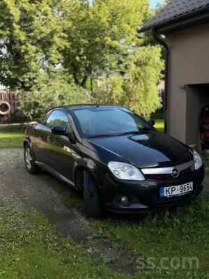 Melns Opel Tigra 2006 Kuldīga, ar dzinēja tilpumu 1.80 L un nobraukumu 183 tūkst. km par 800 €, foto  vietnē AUTOMOTO.COM.LV
