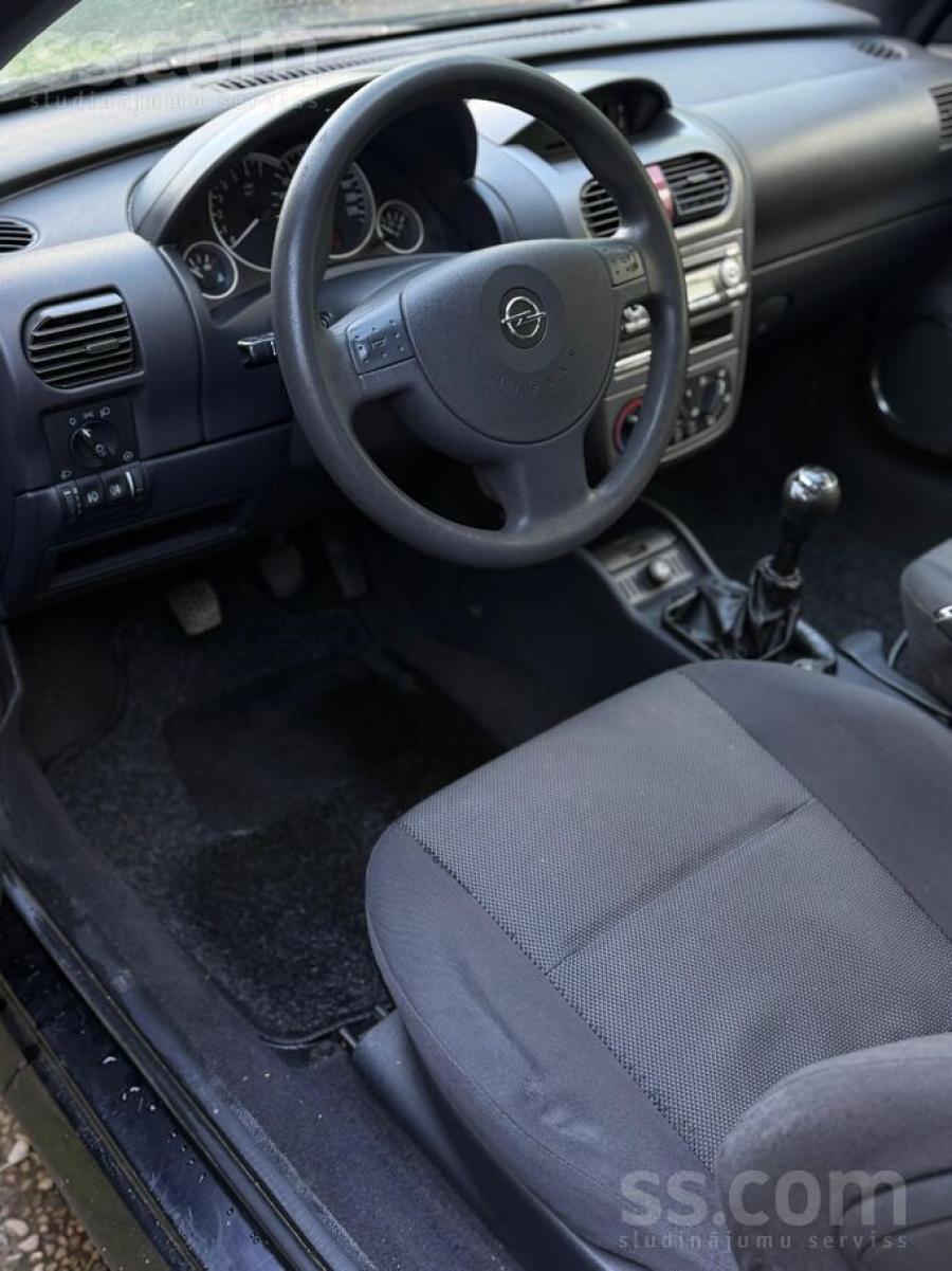 Black Opel Tigra 2006 in Kuldiga, with an engine capacity of 1.80 L and mileage of 183 thousand km for 800 €, photo 3 on AUTOMOTO.COM.LV