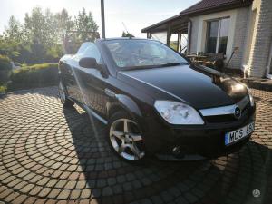 Black Opel Tigra 2009 in Trakai, with an engine capacity of 1.80 L and mileage of 169 thousand km for 2500 €, photo 4 on AUTOMOTO.COM.LV