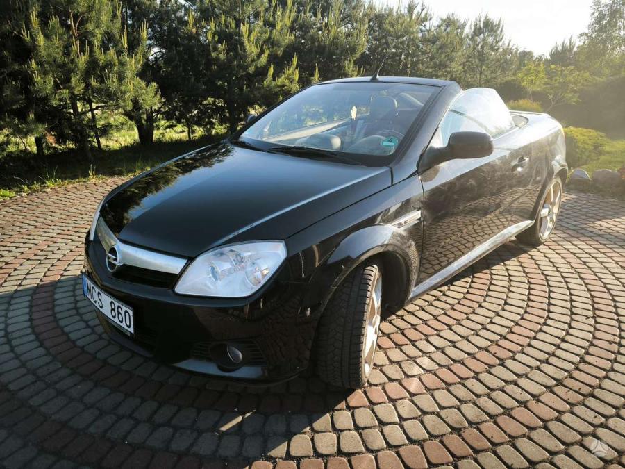Black Opel Tigra 2009 in Trakai, with an engine capacity of 1.80 L and mileage of 169 thousand km for 2500 €, photo 1 on AUTOMOTO.COM.LV