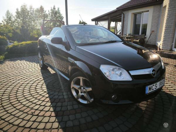 Black Opel Tigra 2009 in Trakai, with an engine capacity of 1.80 L and mileage of 169 thousand km for 2500 €, photo 3 on AUTOMOTO.COM.LV