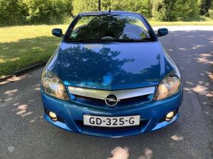 Blue Opel Tigra 2004 in Vilnius, with an engine capacity of 1.80 L and mileage of 213 thousand km for 2000 €, photo 9 on AUTOMOTO.COM.LV