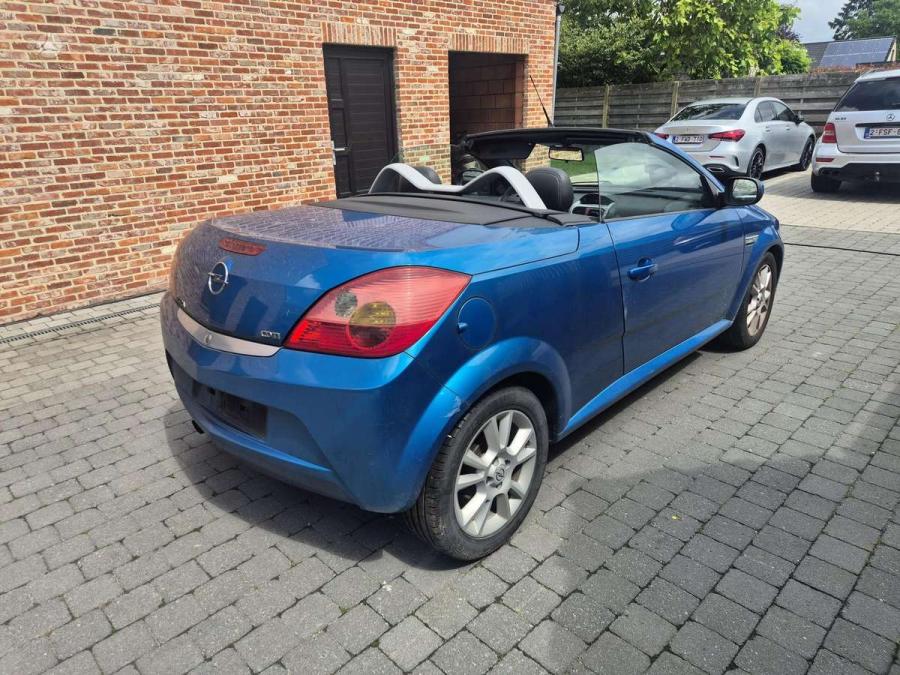 Zils Opel Tigra 2006 Šauļi, ar dzinēja tilpumu 1.30 L un nobraukumu 196 tūkst. km par 1200 €, foto 6 vietnē AUTOMOTO.COM.LV