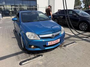 Zils Opel Tigra 2006 Šauļi, ar dzinēja tilpumu 1.30 L un nobraukumu 196 tūkst. km par 1200 €, foto 16 vietnē AUTOMOTO.COM.LV