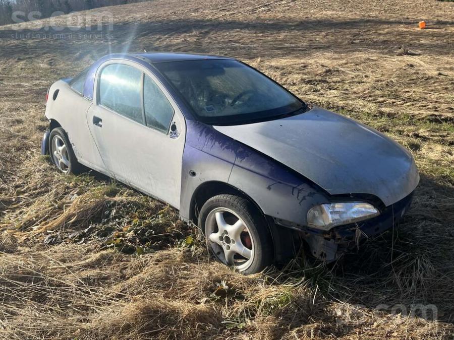 Blue Opel Tigra 1994 in Rezekne, with an engine capacity of 1.40 L and mileage of 263 thousand km for 400 €, photo 3 on AUTOMOTO.COM.LV