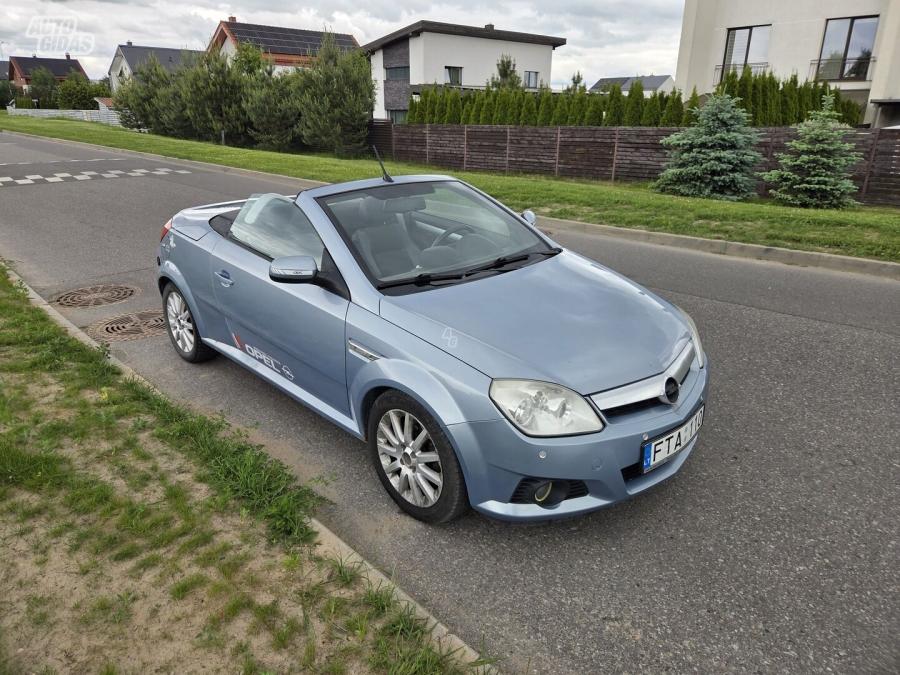 Opel Tigra 2005 in Vilnius, with an engine capacity of 1.40 L and mileage of 255 thousand km for 1300 €, photo 3 on AUTOMOTO.COM.LV