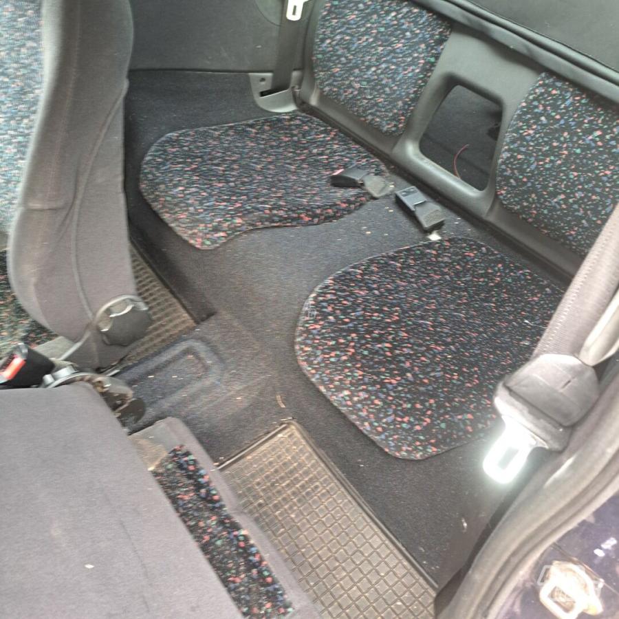 Opel Tigra 1996 in Alytus, with an engine capacity of 1.40 L and mileage of 204 thousand km for 999 €, photo 9 on AUTOMOTO.COM.LV