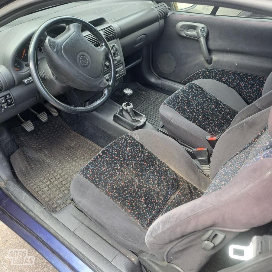 Opel Tigra 1996 in Alytus, with an engine capacity of 1.40 L and mileage of 204 thousand km for 999 €, photo 10 on AUTOMOTO.COM.LV