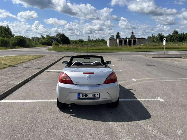 Серый Опель Тигра 2005 в Паневежис, объемом двигателя 1.36 л и пробегом 197 тыс. км за 1300 €, фото 2 на AUTOMOTO.COM.LV