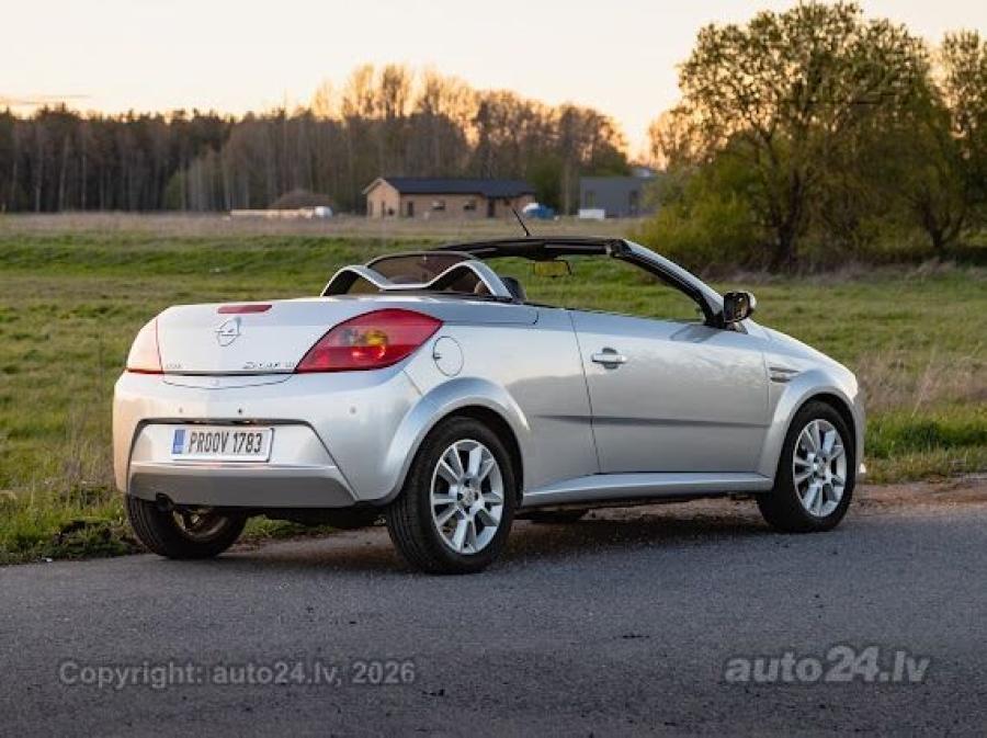 Grey Opel Tigra 2006 in Tallinn, with an engine capacity of 1.80 L and mileage of 163 thousand km for 2790 €, photo 7 on AUTOMOTO.COM.LV
