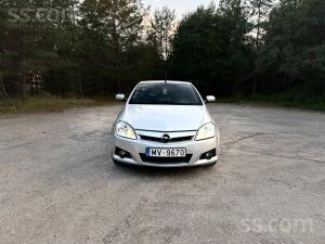 Pelēks Opel Tigra 2006 Daugavpils, ar dzinēja tilpumu 1.30 L un nobraukumu 209 tūkst. km par 1100 €, foto 4 vietnē AUTOMOTO.COM.LV