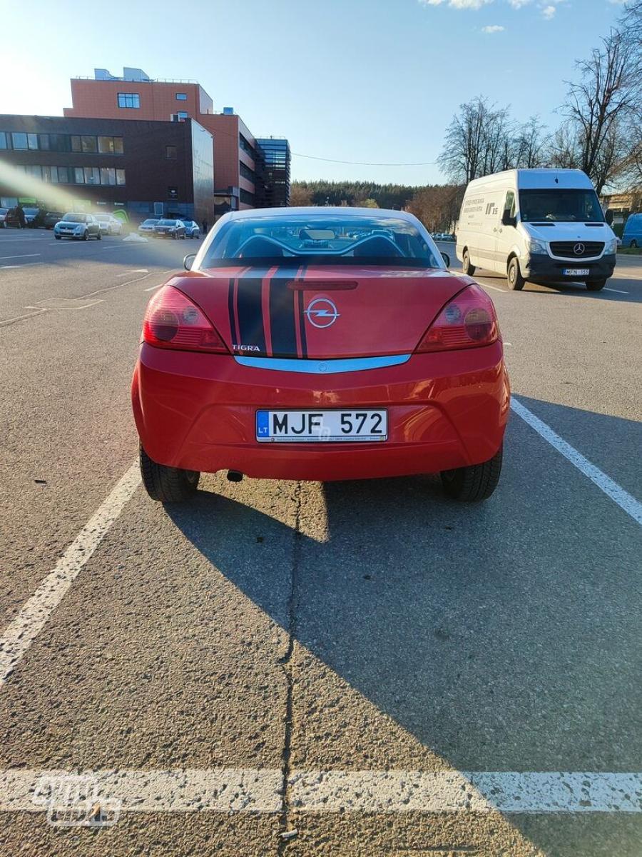 Sarkans Opel Tigra 2004 Viļņa, ar dzinēja tilpumu 1.40 L un nobraukumu 158 tūkst. km par 1500 €, foto 8 vietnē AUTOMOTO.COM.LV