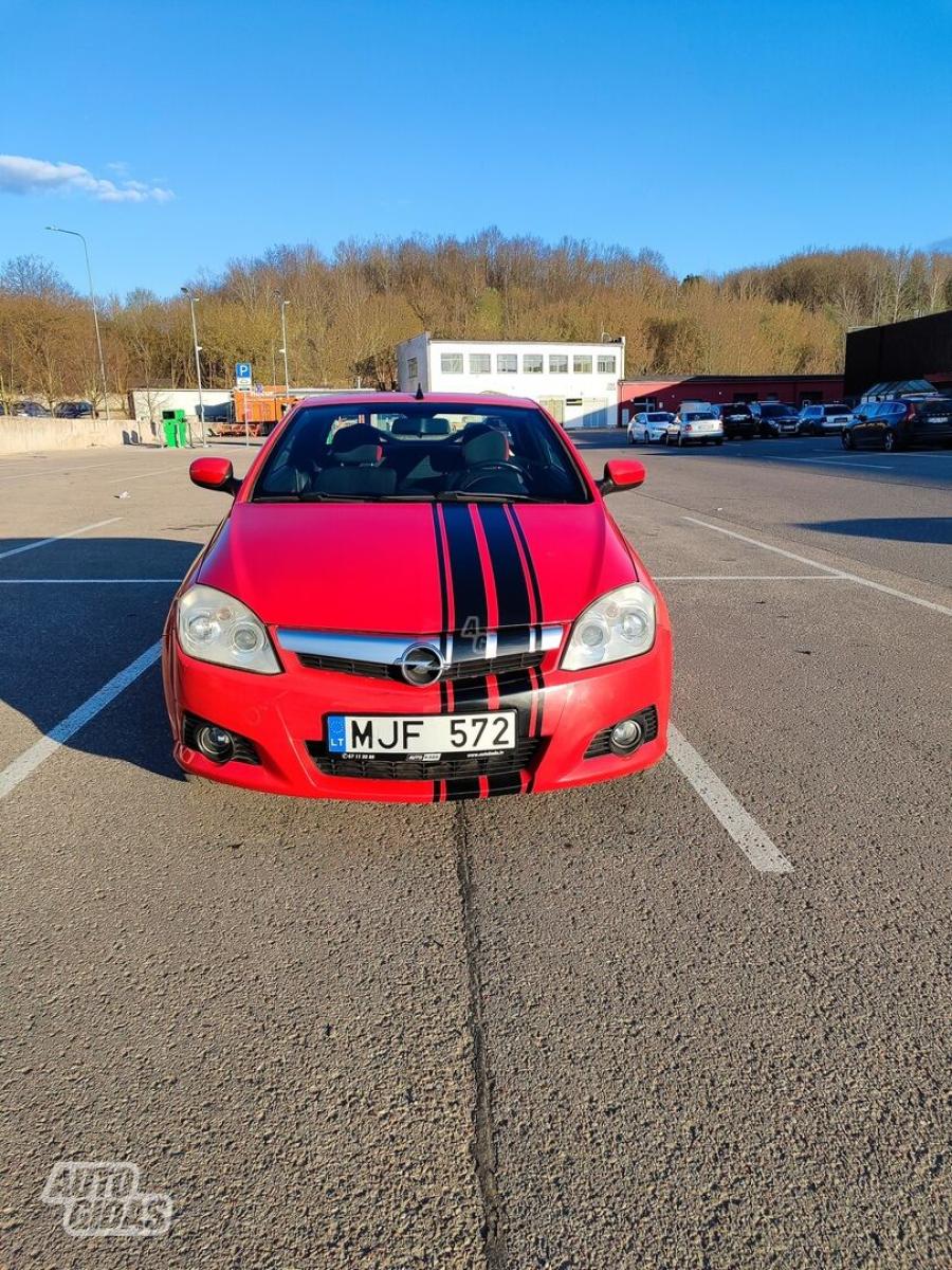 Sarkans Opel Tigra 2004 Viļņa, ar dzinēja tilpumu 1.40 L un nobraukumu 158 tūkst. km par 1500 €, foto 10 vietnē AUTOMOTO.COM.LV