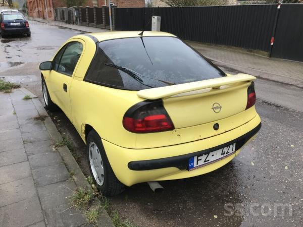 Yellow Opel Tigra 1997 in Talsi, with an engine capacity of 1.40 L and mileage of 199 thousand km for 2500 €, photo 4 on AUTOMOTO.COM.LV