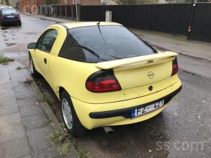 Yellow Opel Tigra 1997 in Talsi, with an engine capacity of 1.40 L and mileage of 199 thousand km for 2500 €, photo 5 on AUTOMOTO.COM.LV