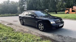 Black Opel Vectra 2003 in Riga, with an engine capacity of 2.20 L and mileage of 328 thousand km for 1250 €, photo 4 on AUTOMOTO.COM.LV