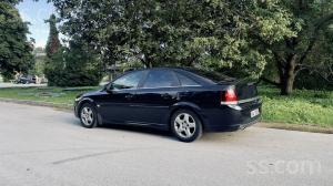 Black Opel Vectra 2003 in Riga, with an engine capacity of 2.20 L and mileage of 328 thousand km for 1250 €, photo 7 on AUTOMOTO.COM.LV