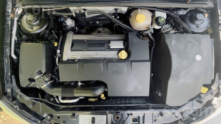Black Opel Vectra 2003 in Riga, with an engine capacity of 2.20 L and mileage of 328 thousand km for 1250 €, photo 10 on AUTOMOTO.COM.LV