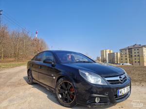 Black Opel Vectra 2004 in Alytus, with an engine capacity of 3.20 L and mileage of 320 thousand km for 850 €, photo 2 on AUTOMOTO.COM.LV
