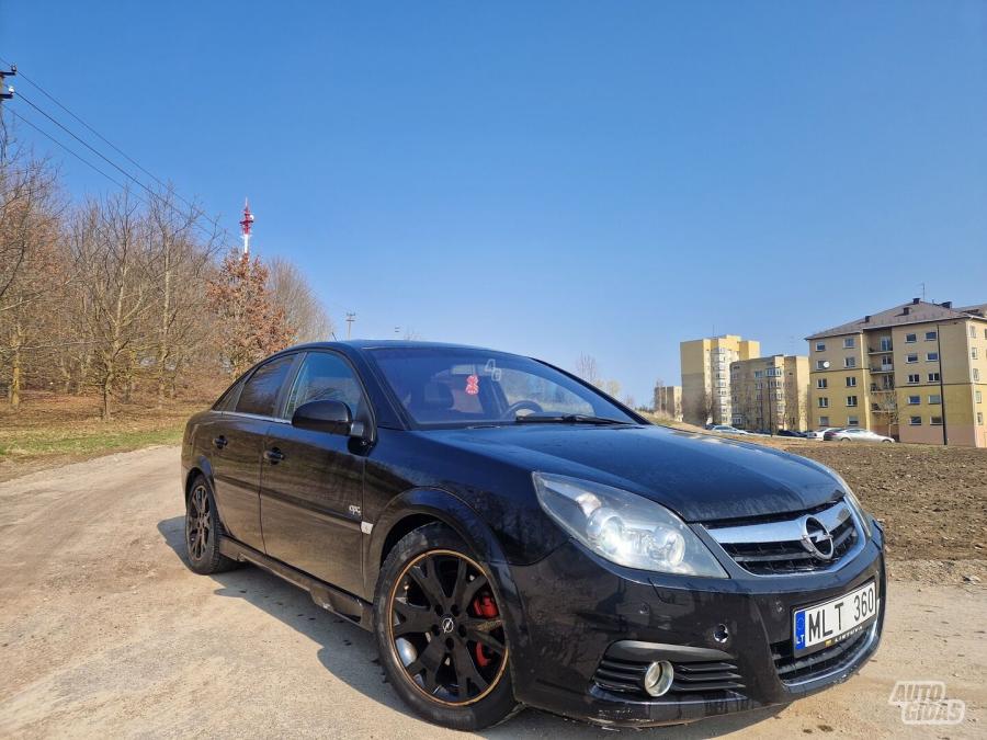 Black Opel Vectra 2004 in Alytus, with an engine capacity of 3.20 L and mileage of 320 thousand km for 850 €, photo 2 on AUTOMOTO.COM.LV