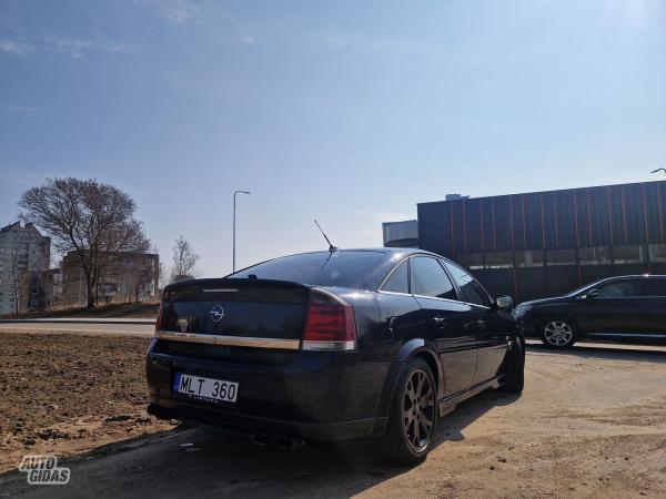 Black Opel Vectra 2004 in Alytus, with an engine capacity of 3.20 L and mileage of 320 thousand km for 850 €, photo 3 on AUTOMOTO.COM.LV