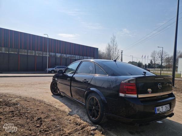 Black Opel Vectra 2004 in Alytus, with an engine capacity of 3.20 L and mileage of 320 thousand km for 850 €, photo 5 on AUTOMOTO.COM.LV