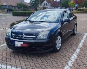 Melns Opel Vectra 2004 Kauņa, ar dzinēja tilpumu 2.20 L un nobraukumu 178 tūkst. km par 1500 €, foto  vietnē AUTOMOTO.COM.LV