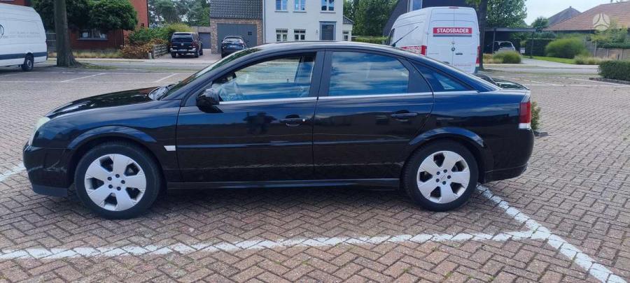 Melns Opel Vectra 2004 Kauņa, ar dzinēja tilpumu 2.20 L un nobraukumu 178 tūkst. km par 1500 €, foto 3 vietnē AUTOMOTO.COM.LV