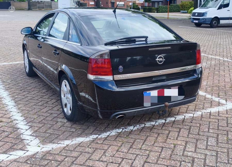 Melns Opel Vectra 2004 Kauņa, ar dzinēja tilpumu 2.20 L un nobraukumu 178 tūkst. km par 1500 €, foto 4 vietnē AUTOMOTO.COM.LV
