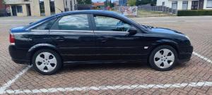Melns Opel Vectra 2004 Kauņa, ar dzinēja tilpumu 2.20 L un nobraukumu 178 tūkst. km par 1500 €, foto 6 vietnē AUTOMOTO.COM.LV
