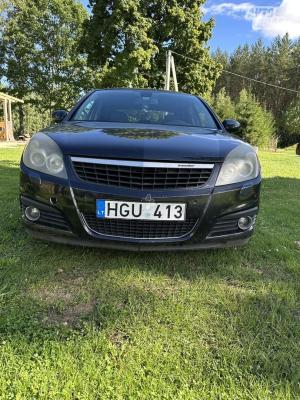 Black Opel Vectra 2005 in Kaunas, with an engine capacity of 1.90 L and mileage of 377 thousand km for 700 €, photo 9 on AUTOMOTO.COM.LV