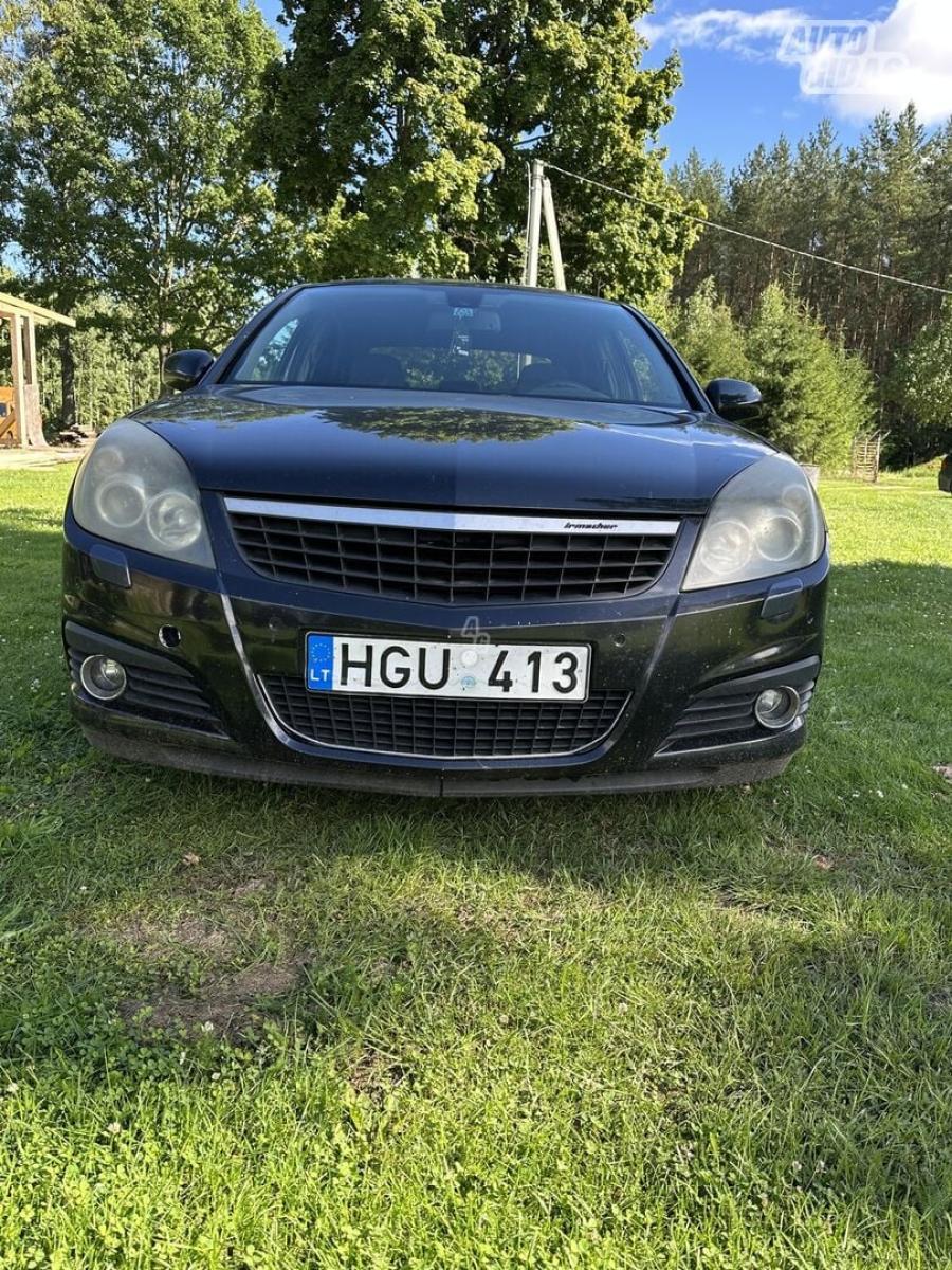 Black Opel Vectra 2005 in Kaunas, with an engine capacity of 1.90 L and mileage of 377 thousand km for 700 €, photo 9 on AUTOMOTO.COM.LV