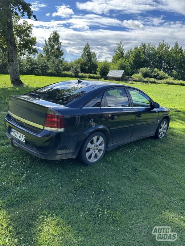 Black Opel Vectra 2005 in Kaunas, with an engine capacity of 1.90 L and mileage of 377 thousand km for 700 €, photo 10 on AUTOMOTO.COM.LV