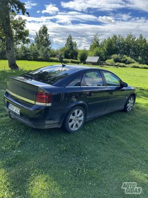 Black Opel Vectra 2005 in Kaunas, with an engine capacity of 1.90 L and mileage of 377 thousand km for 700 €, photo 11 on AUTOMOTO.COM.LV