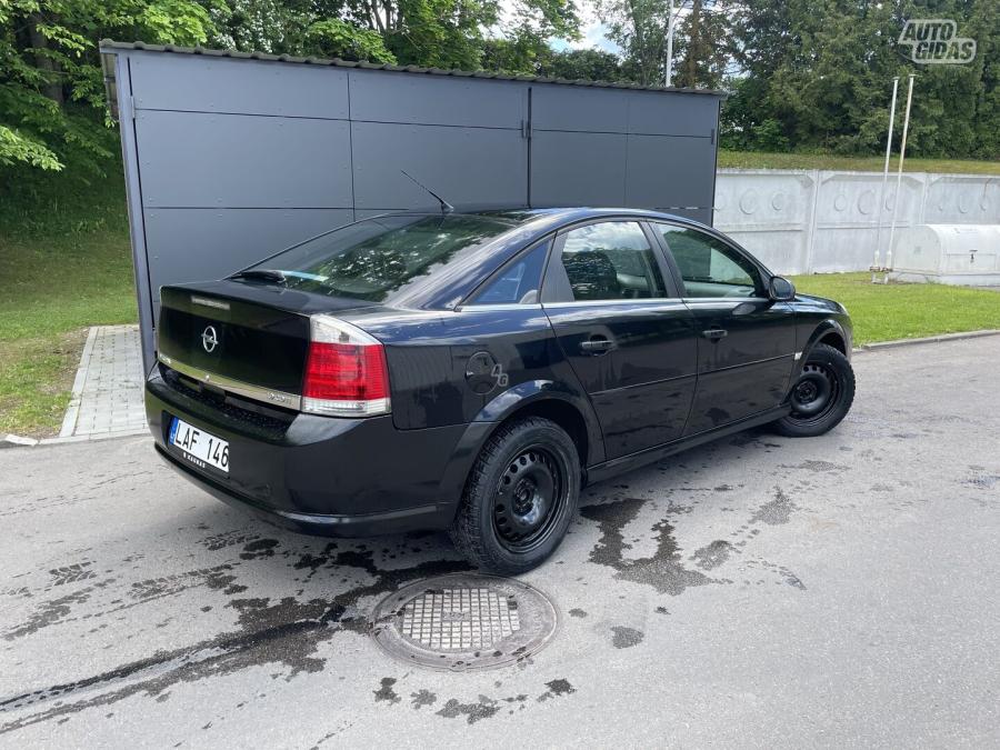 Melns Opel Vectra 2006 Alīta, ar dzinēja tilpumu 1.90 L un nobraukumu 280 tūkst. km par 800 €, foto 3 vietnē AUTOMOTO.COM.LV