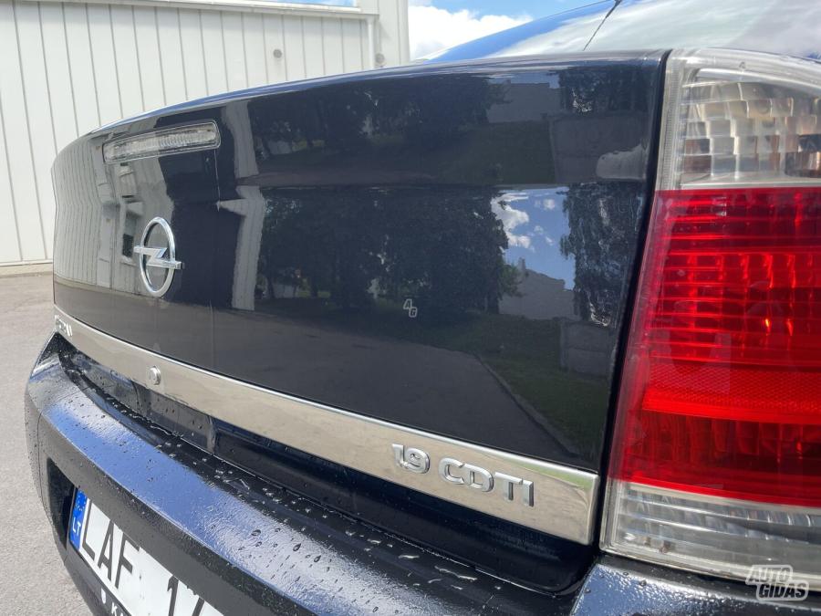 Melns Opel Vectra 2006 Alīta, ar dzinēja tilpumu 1.90 L un nobraukumu 280 tūkst. km par 800 €, foto 11 vietnē AUTOMOTO.COM.LV