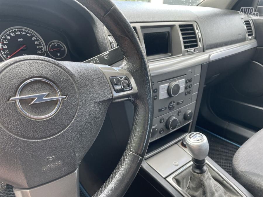 Melns Opel Vectra 2006 Alīta, ar dzinēja tilpumu 1.90 L un nobraukumu 280 tūkst. km par 800 €, foto 13 vietnē AUTOMOTO.COM.LV