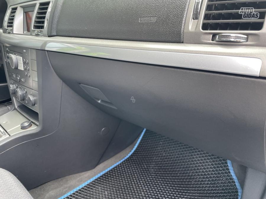 Melns Opel Vectra 2006 Alīta, ar dzinēja tilpumu 1.90 L un nobraukumu 280 tūkst. km par 800 €, foto 16 vietnē AUTOMOTO.COM.LV